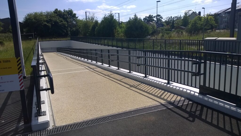Railway guardrails - Rousseau
