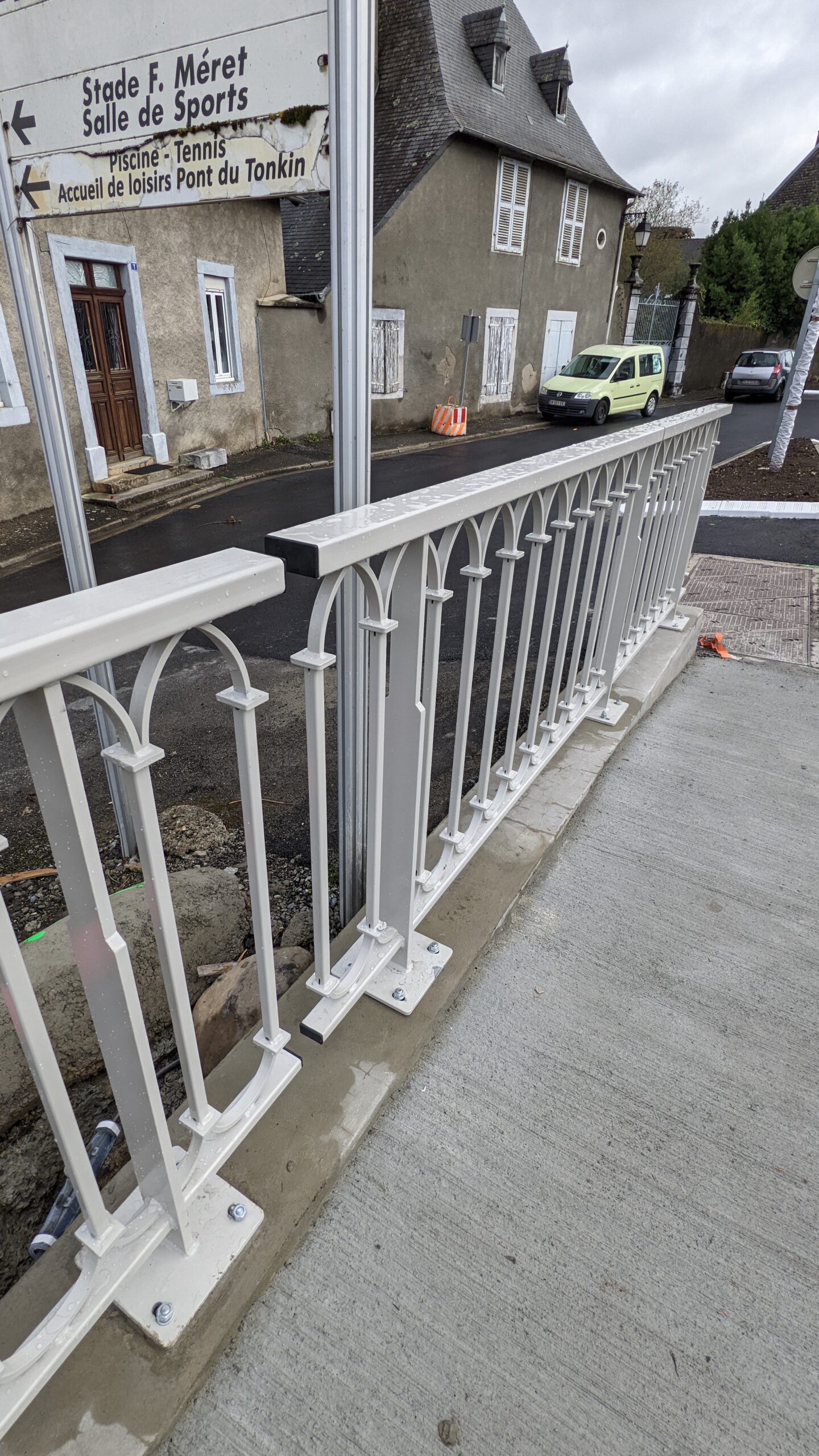 GARDE-CORPS GOTHIQUE - Rousseau